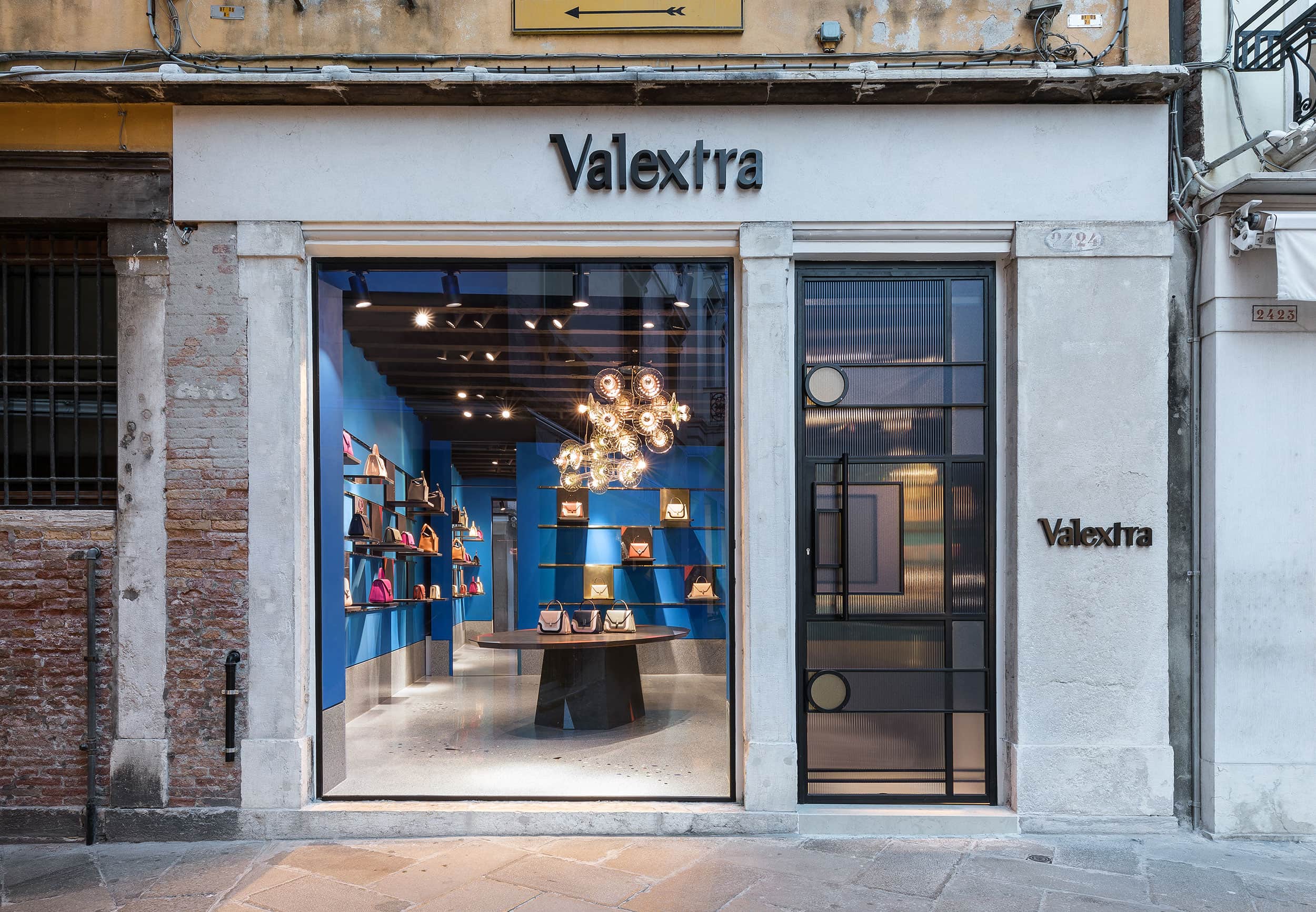 Marco Cappelletti – Valextra Venice boutique | www.marcocappelletti.com