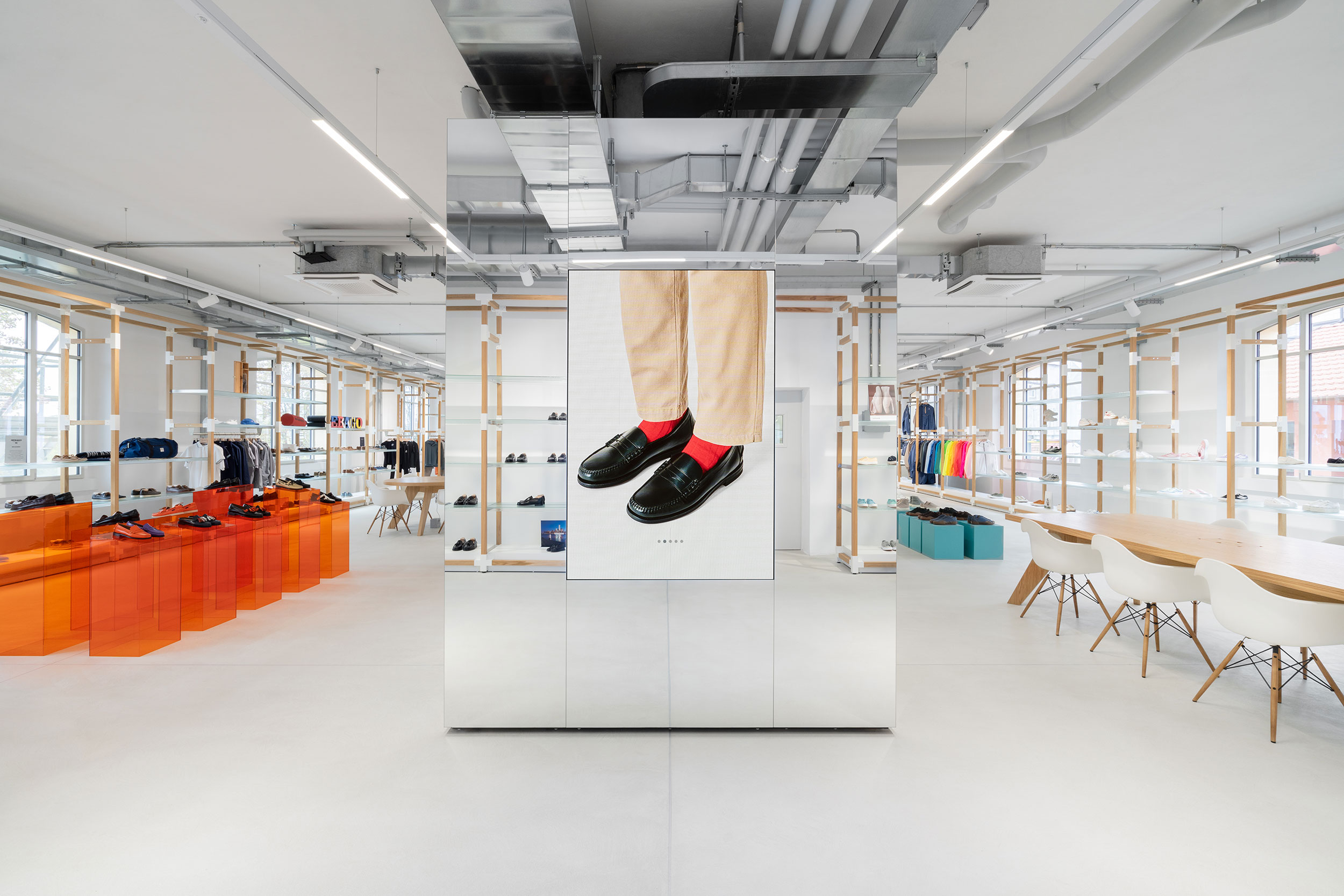 Marco Cappelletti Andrea Caputo – K-Way Showroom - Milano | www ...